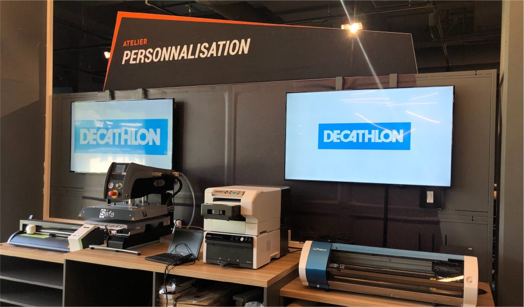 Étude de cas Decathlon, affichage dynamique et totem digital - Cameleon ...