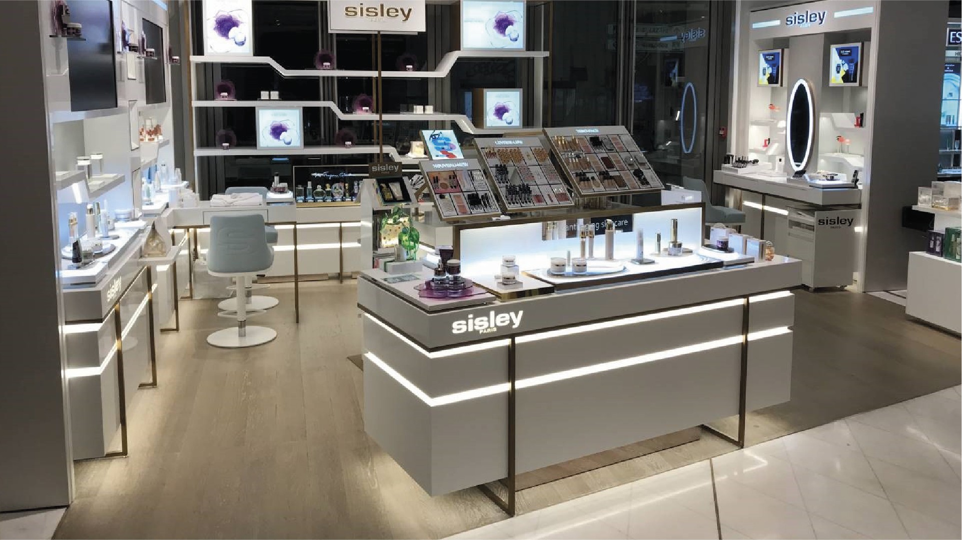 Sisley, planogramme merchandising et installation PLV - Cameleon group